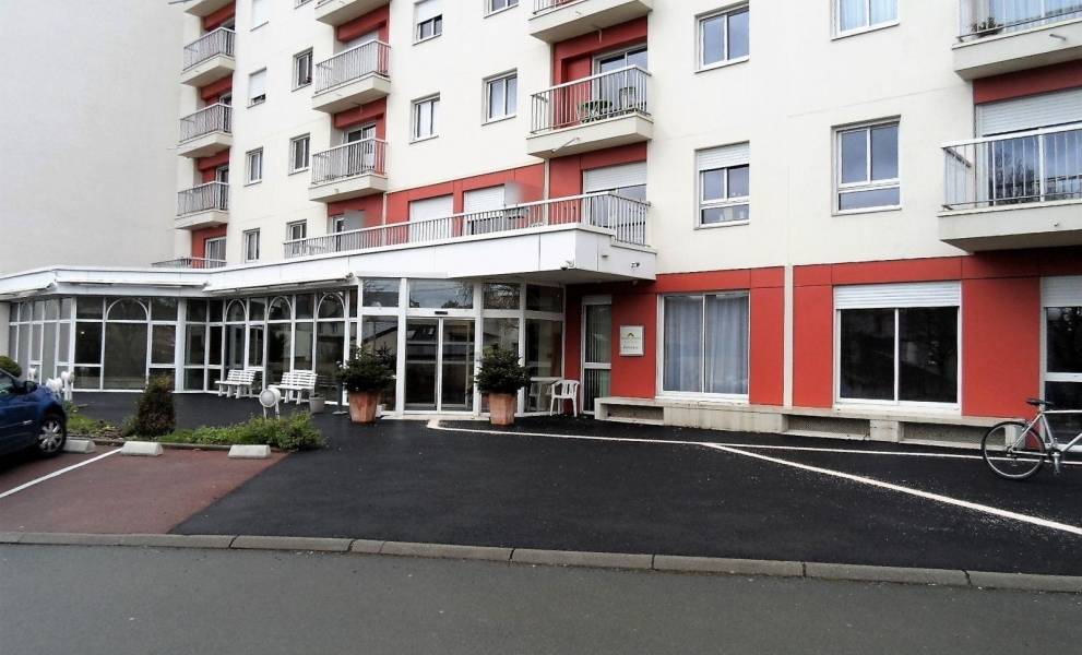 👍 RA Foyers Roger Salmon | Angers | Mazette